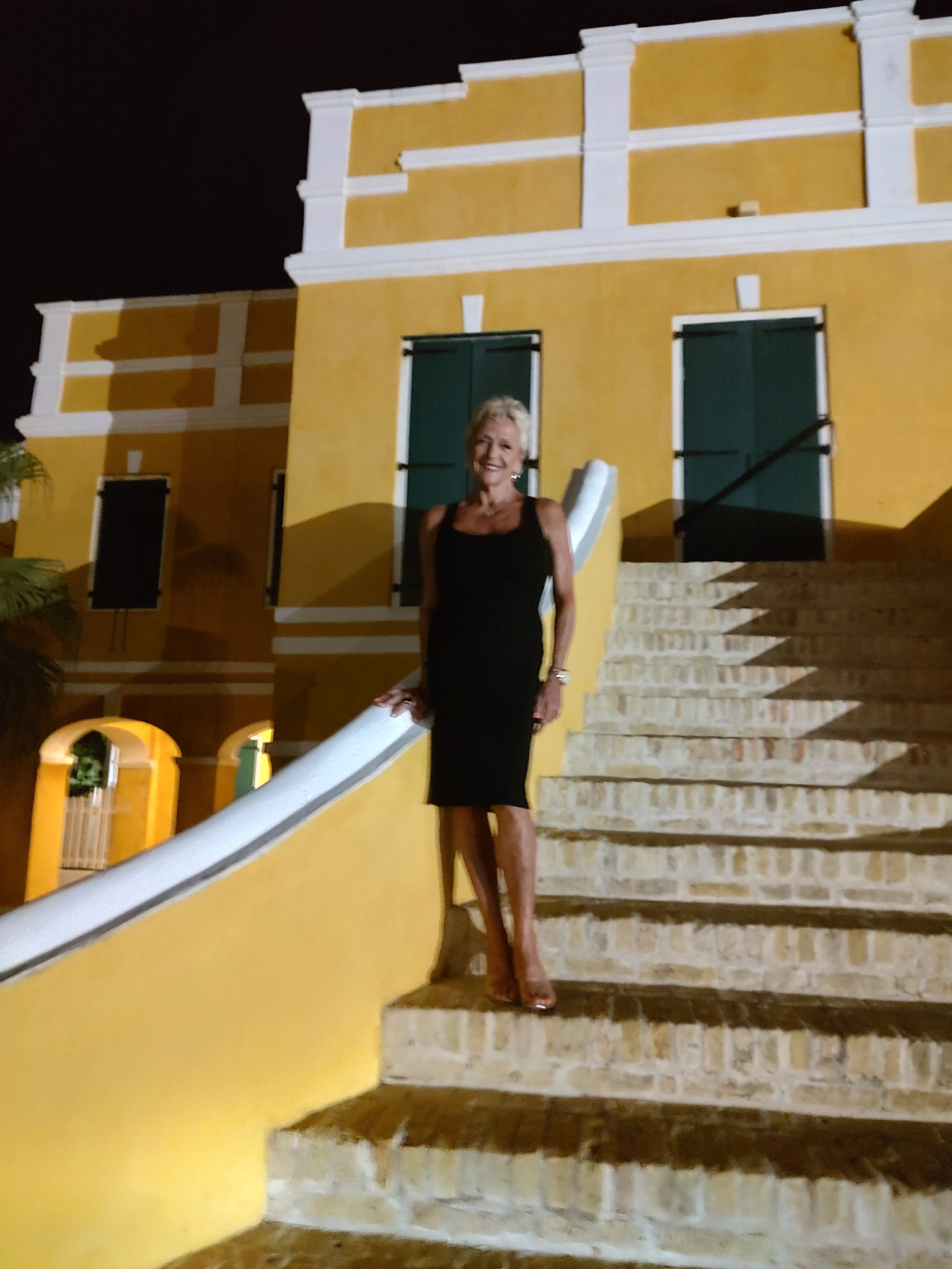 Pamela Hull | FabOver40