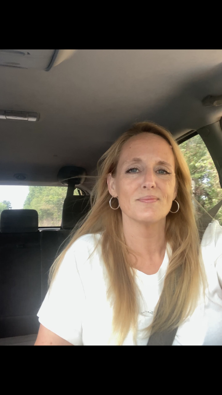 Jessica Thompson | FabOver40
