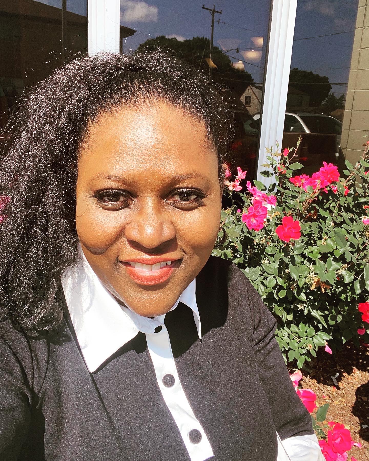 Angela Russell | FabOver40