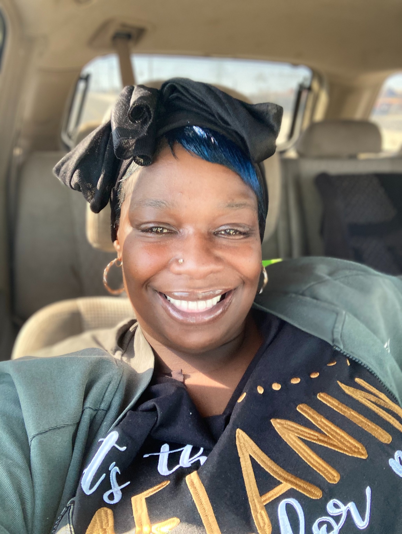 Mona Lisa Lewis | FabOver40