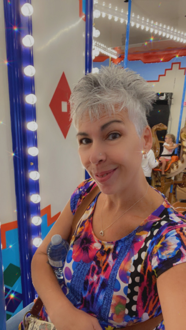 Robin Weidner | FabOver40